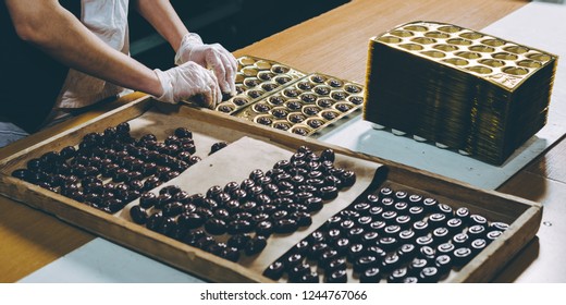 20,509 Manufacturing small factories Images, Stock Photos & Vectors ...