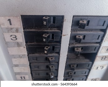 548 Old home circuit breaker box Images, Stock Photos & Vectors ...