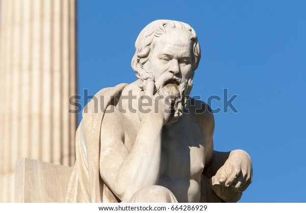 estátua clássica de Sócrates na frente Foto stock 664286929 | Shutterstock