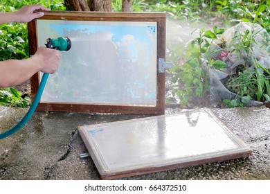 Cleaning Screen Printing Frames 스톡 사진 664372510 | Shutterstock
