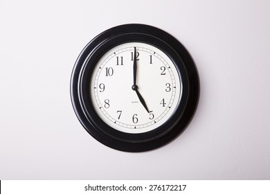 1,411 imágenes de Clock 5 am - Imágenes, fotos y vectores de stock ...