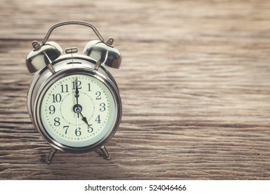 1,710 Clock 5 pm Images, Stock Photos & Vectors | Shutterstock