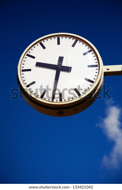 Clock Shows Correct Time Stock Photo 133421042 | Shutterstock