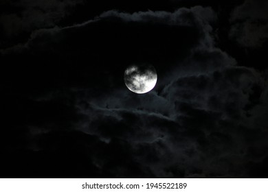 1,138 Moon between clouds Images, Stock Photos & Vectors | Shutterstock