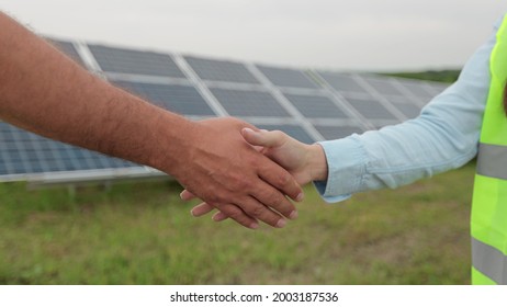 321 Shaking Hands Solar Energy Images, Stock Photos & Vectors ...