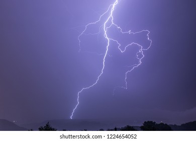 Close Lightning Bolt Stock Photo 1224654052 | Shutterstock