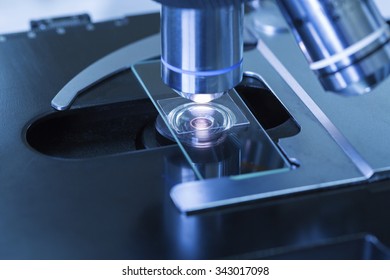 Close Microscope Blood Laboratory Concept Science Stockfoto 340583336 ...