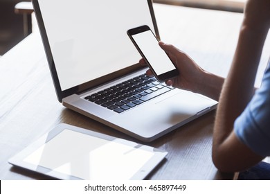 1,431 Multiple devices table Images, Stock Photos & Vectors | Shutterstock