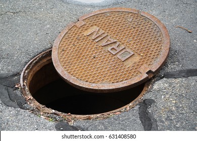 4,571 Open manhole Stock Photos, Images & Photography | Shutterstock