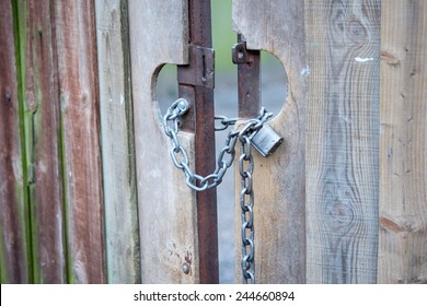 956 Door chained shut Images, Stock Photos & Vectors | Shutterstock