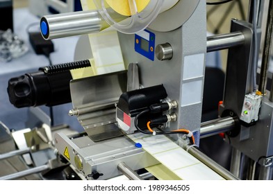 2,779 Label Applicator Machine Images, Stock Photos & Vectors ...