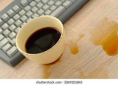 726 Spill drink on computer Images, Stock Photos & Vectors | Shutterstock