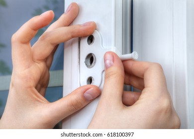 59 Tilt Turn Window Restrictors Images, Stock Photos & Vectors ...