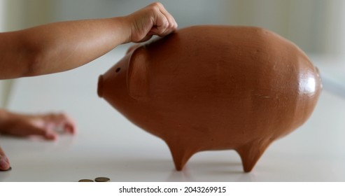 5,961 Hand Adding Coin Images, Stock Photos & Vectors | Shutterstock
