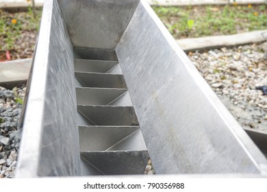 Closeup Inside Aggregate Splitter Stock Photo 790356988 | Shutterstock