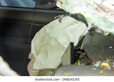 190 Exploded airbag Images, Stock Photos & Vectors | Shutterstock