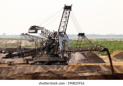 Closeup Very Large Backloader Lignite Browncoal Stock Photo 190825916 ...