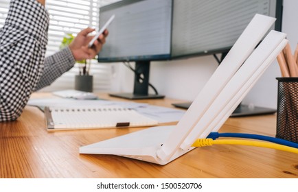 Closeup Wireless Router On Living Room Stock Photo 643713223 | Shutterstock