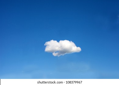 201,019 Blue sky one cloud Stock Photos, Images & Photography ...