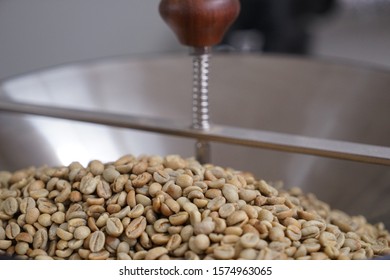 1,305 Coffee bean before roasting Images, Stock Photos & Vectors ...
