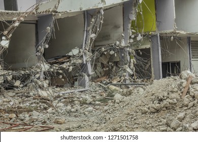 Collapsed Building Failure Structure Foto stock 1271501758 | Shutterstock
