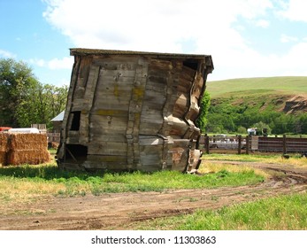 Collapsing Building Stock Photo 11303863 | Shutterstock