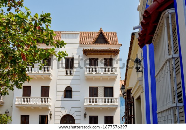 Arquitectura colonial y republicana en el mismo rincón del centro de la ...