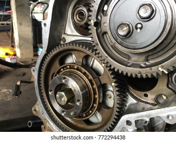 Inside Automatic Transmission Automobile Gearbox Stock Photo 1795524922 ...