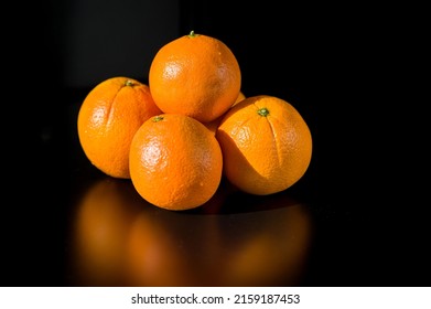Composition 5 Oranges Under Direct Sun Stock Photo 2159187453 ...