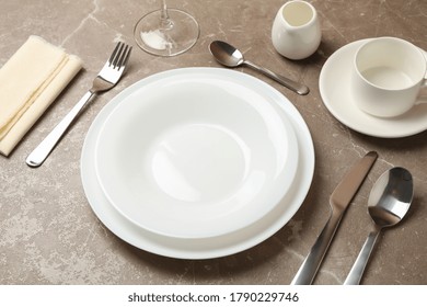 7,360 Paper plate table setting Images, Stock Photos & Vectors ...