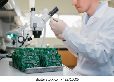 Computer Expert Stock Photo 422710006 | Shutterstock