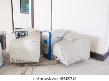 Computer Garbage Electronic Old Technology Dirty Stock Photo 687257914 ...