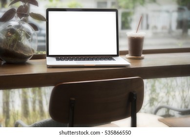 139,165 Computer coffee shop Images, Stock Photos & Vectors | Shutterstock