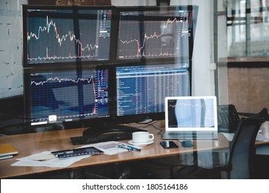 Engineer Working On Desktop Computer Screen Stock Photo 1515878204 ...