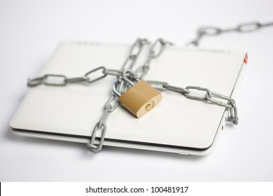9,908 Computer Security Chain Lock Images, Stock Photos & Vectors ...