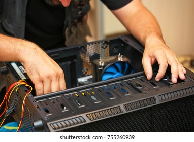 35,169 Build computer Images, Stock Photos & Vectors | Shutterstock