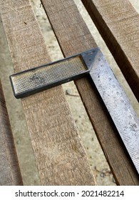 196 L Square Ruler Images, Stock Photos & Vectors | Shutterstock