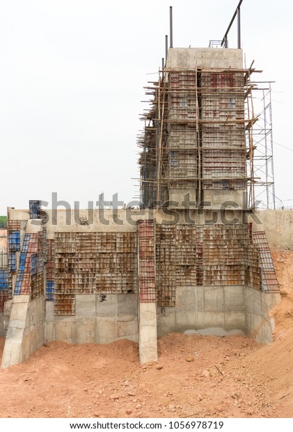Construction Retaining Wall Irrigation Structure Counterfort Stock ...