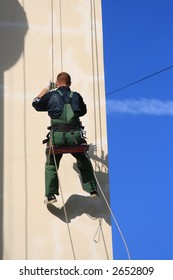 12,011 Construction worker hanging Images, Stock Photos & Vectors ...
