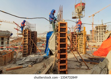 Construction Worker Action Concrete Being Poured Stock Photo 1334732849 ...