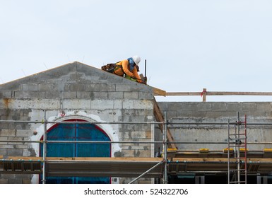 131,342 Construction Worker Hammering Images, Stock Photos & Vectors ...