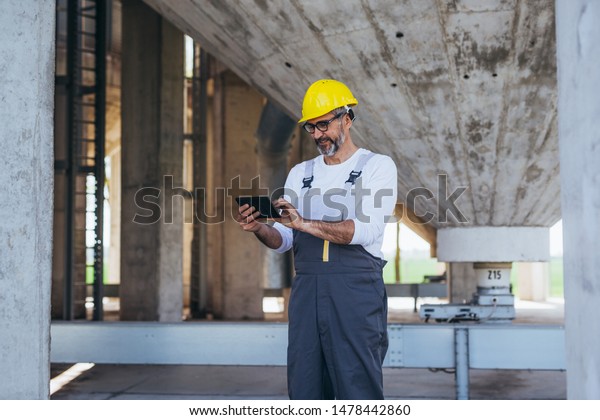 Construction Worker Using Tablet On Site Stock Photo 1478442860 ...