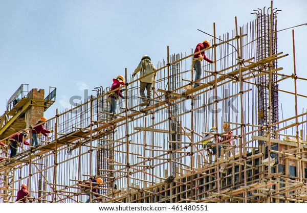 Construction Workers Building Stock Photo 461480551 | Shutterstock