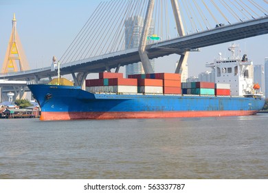 Open Stern Quarter Ramp Ferry Workers Stock Photo 1738656974 | Shutterstock