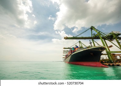 6,234 Loading berth Images, Stock Photos & Vectors | Shutterstock