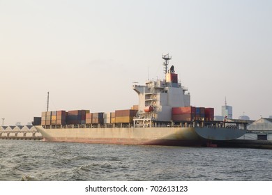 Container Ship Docks Wait Container Stock Photo 702613123 | Shutterstock
