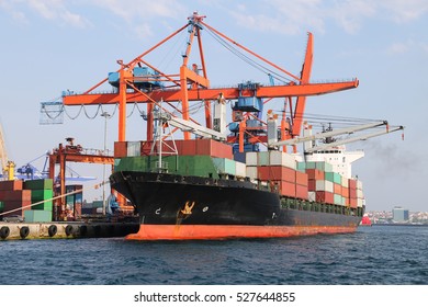 Container Ship Loading Port Stock Photo 1374469316 | Shutterstock