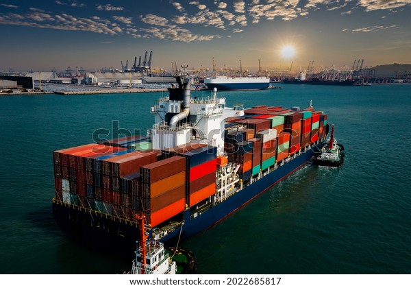 Container Ship Transporting Large Cargo Logistic Stock Photo 2022685817 ...