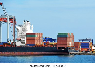 Container Stack Ship Under Crane Bridge 스톡 사진 187035563 | Shutterstock