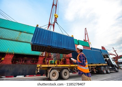 Container Unit Being Lifting Loading By Foto de stock 1185278407 ...